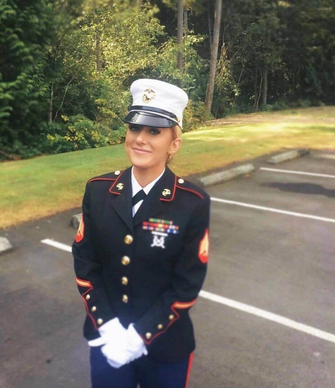 Rianna Conner Carpenter, "Combat Barbie" a US Marine in Afghanistan