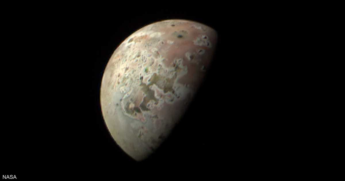 Satellite images of the most volcanic body in the solar system