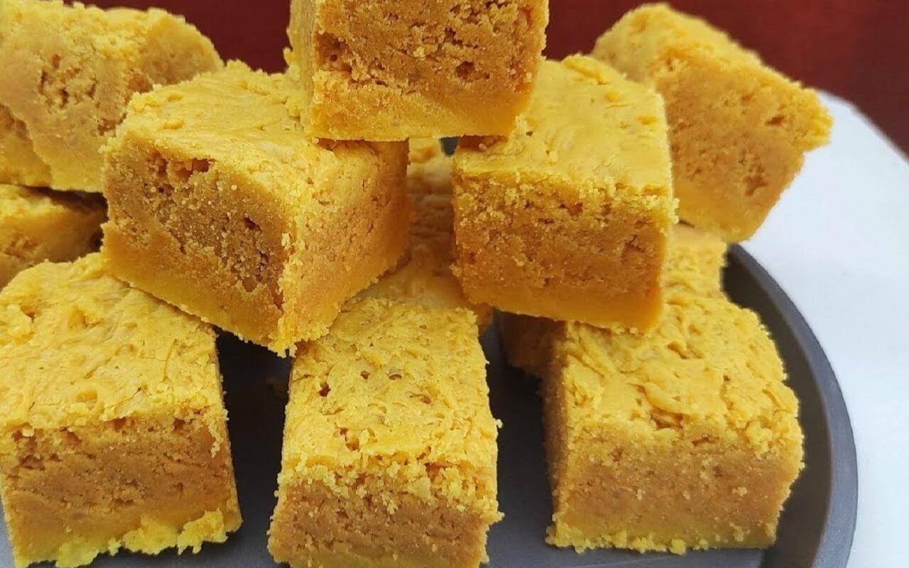 Recipe Tips: This sweet made of gram flour is very tasty, prepare it in ...
