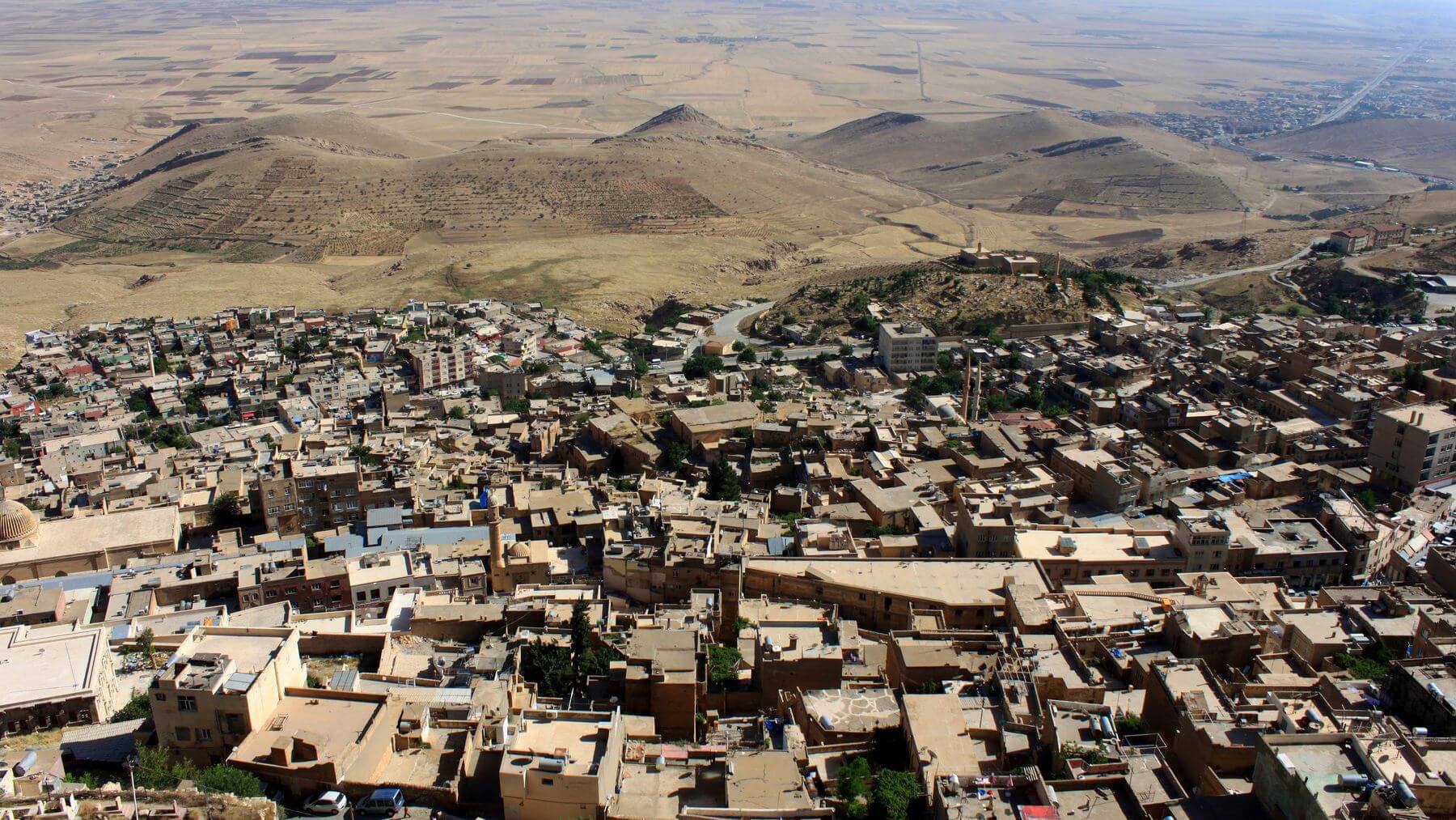 A mysterious funnel up to 15 meters deep has formed in central Turkey ...