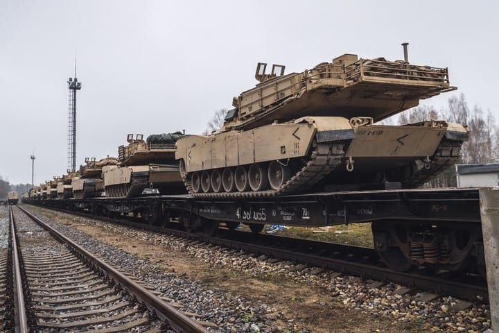 NATO tanks spotted in Helsinki, 400 kilometers from Saint Petersburg